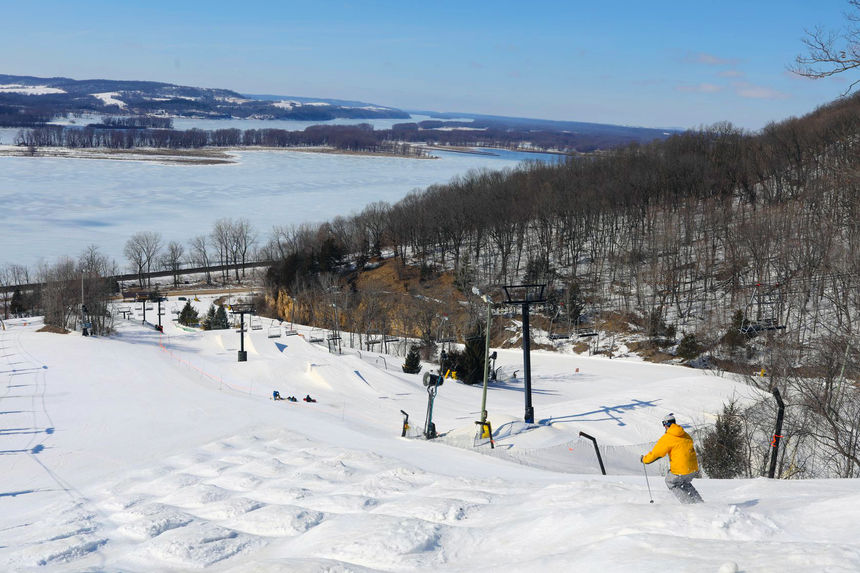 The 4 Best Ski Resorts Near Chicago, 2023/24